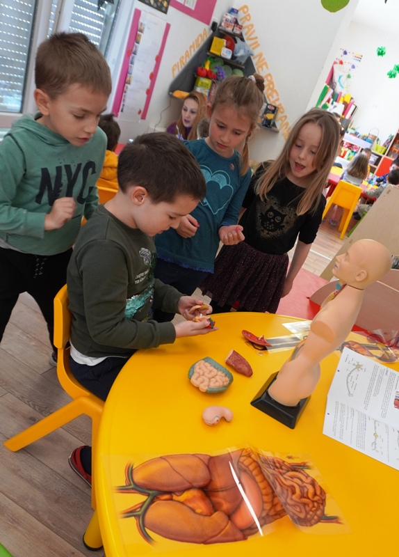 DAROVITA DJECA / DV Osmijeh dobio najsuvremeniju didaktičku opremu za ...
